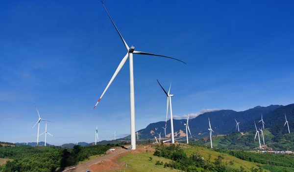 Suzlon Secures 201.6 MW Repeat Order From Oyster Renewable In Madhya ...